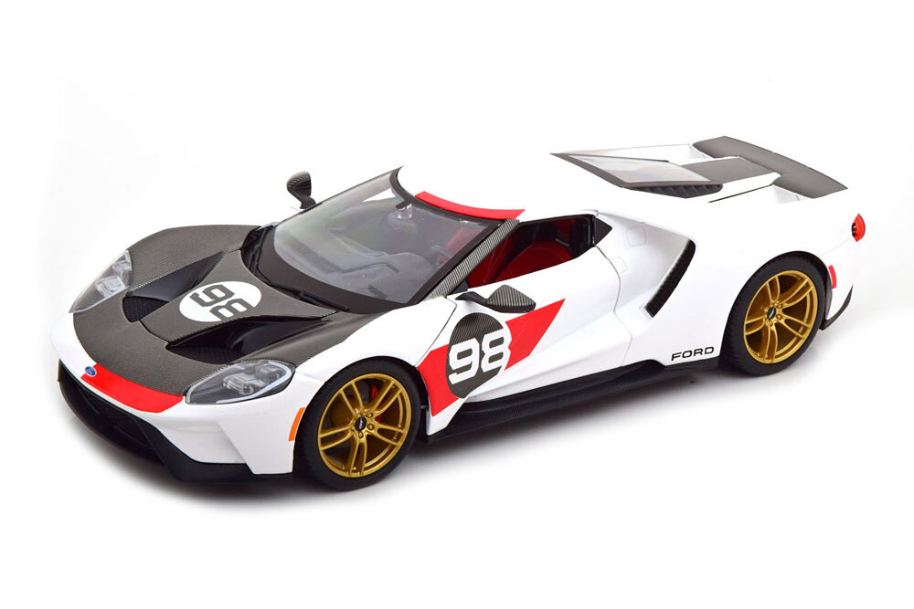 Модель коллекционная MAISTO Ford gt heritage edition 2021 white/carbon/red