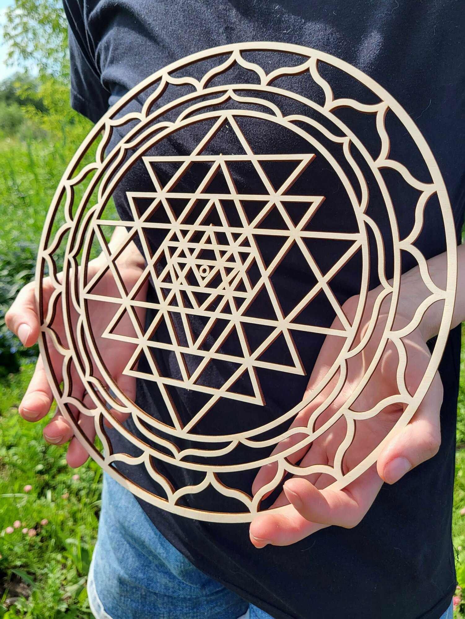 Декор на стену "Шри Янтра" панно из дерева (Сакральная геометрия, тантра-йога)