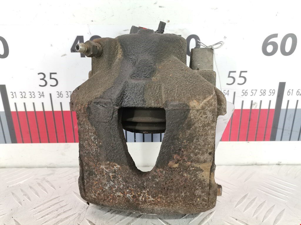 Суппорт передний правый Volkswagen Polo 4 1K0615124D арт. 1650299