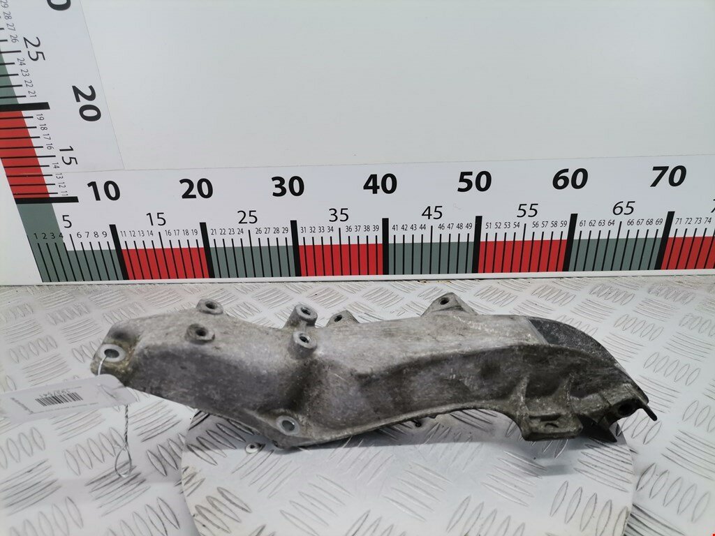 Кронштейн (крепление лапа) двигателя BMW 3-Series (E36) 11811137015 арт. 1937541