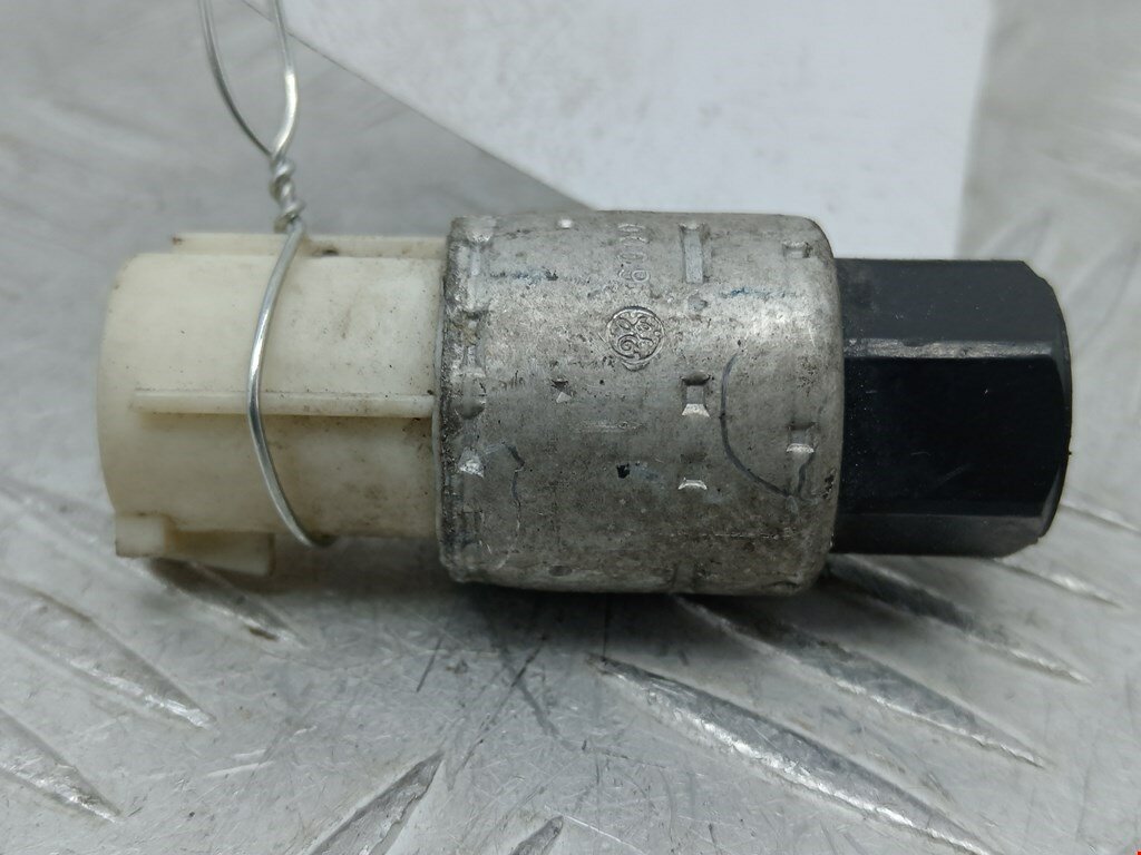 Датчик кондиционера Ford Focus 1 95BW19E561AA арт. 1957548
