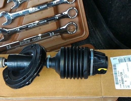 GENERAL MOTORS 96801726 Вал рулевой колонки
