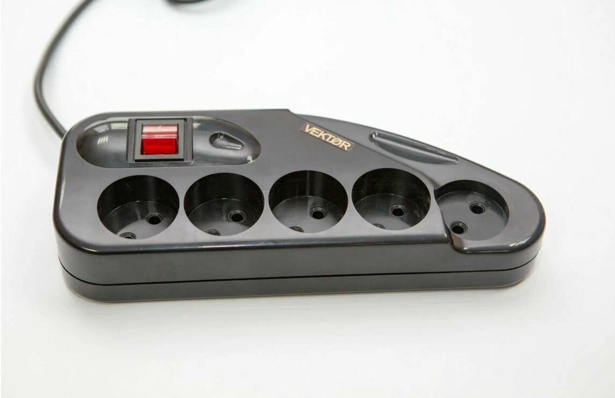 Сетевой фильтр VEKTOR Lite, 5 розеток, 3 м, б/з, 10А черный