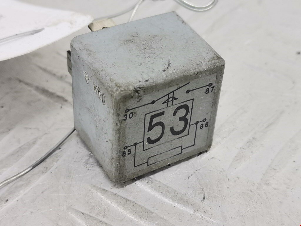 Реле Volkswagen Passat 5 4H0951253A арт. 1655484