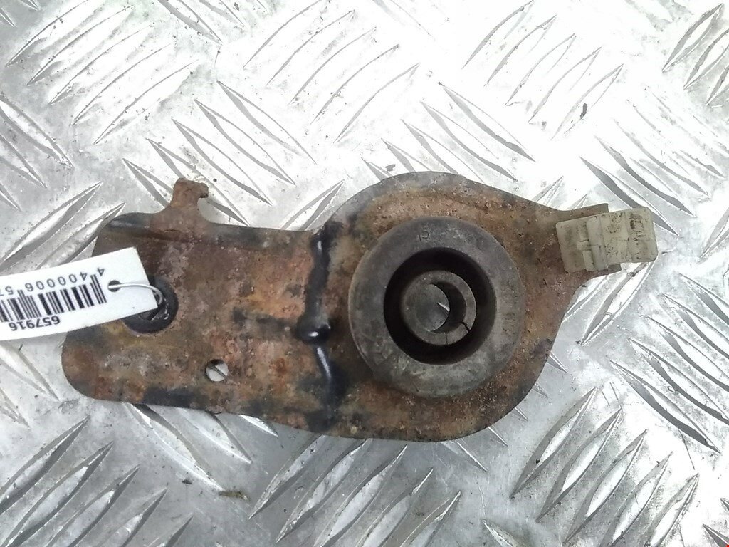 Кронштейн (крепление) радиатора Nissan Primera P12 21543AU001 арт. 657916