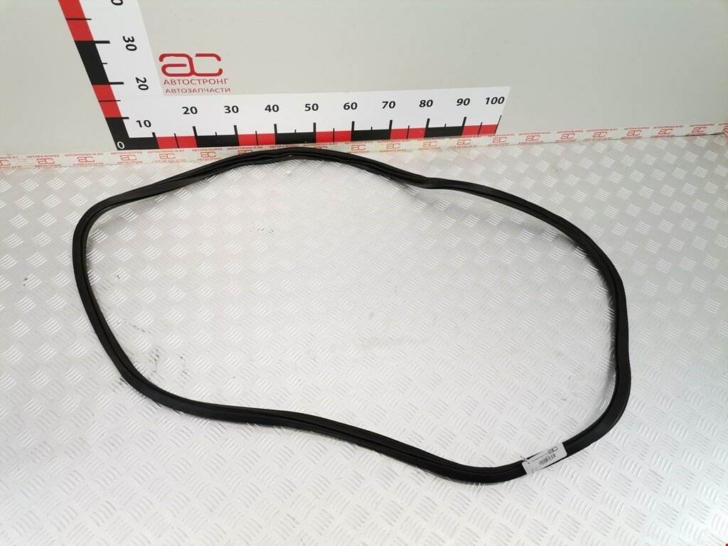 Уплотнитель двери Volkswagen Jetta 6 5C6867913J арт. 971853