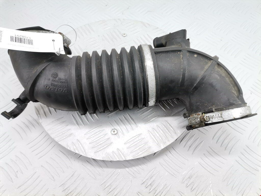 Патрубок воздушного фильтра (гофра инжектора) Volvo S40 V40 1 30620802 арт. 1708291