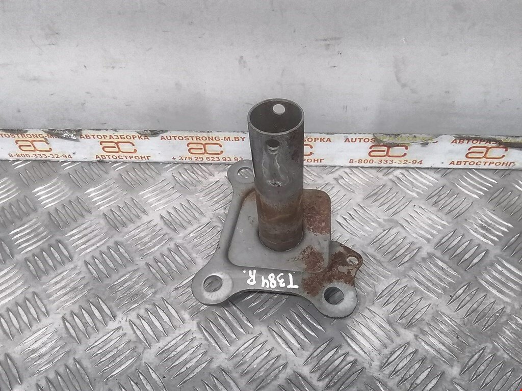 Отбойник бампера передний правый Audi A3 8L 8L0807134A арт. 718956