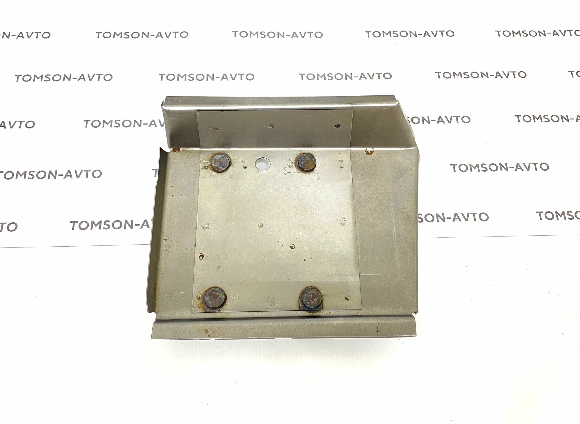 Площадка крепления реактивной тяги правая ВАЗ нива 2121 2121-5101371