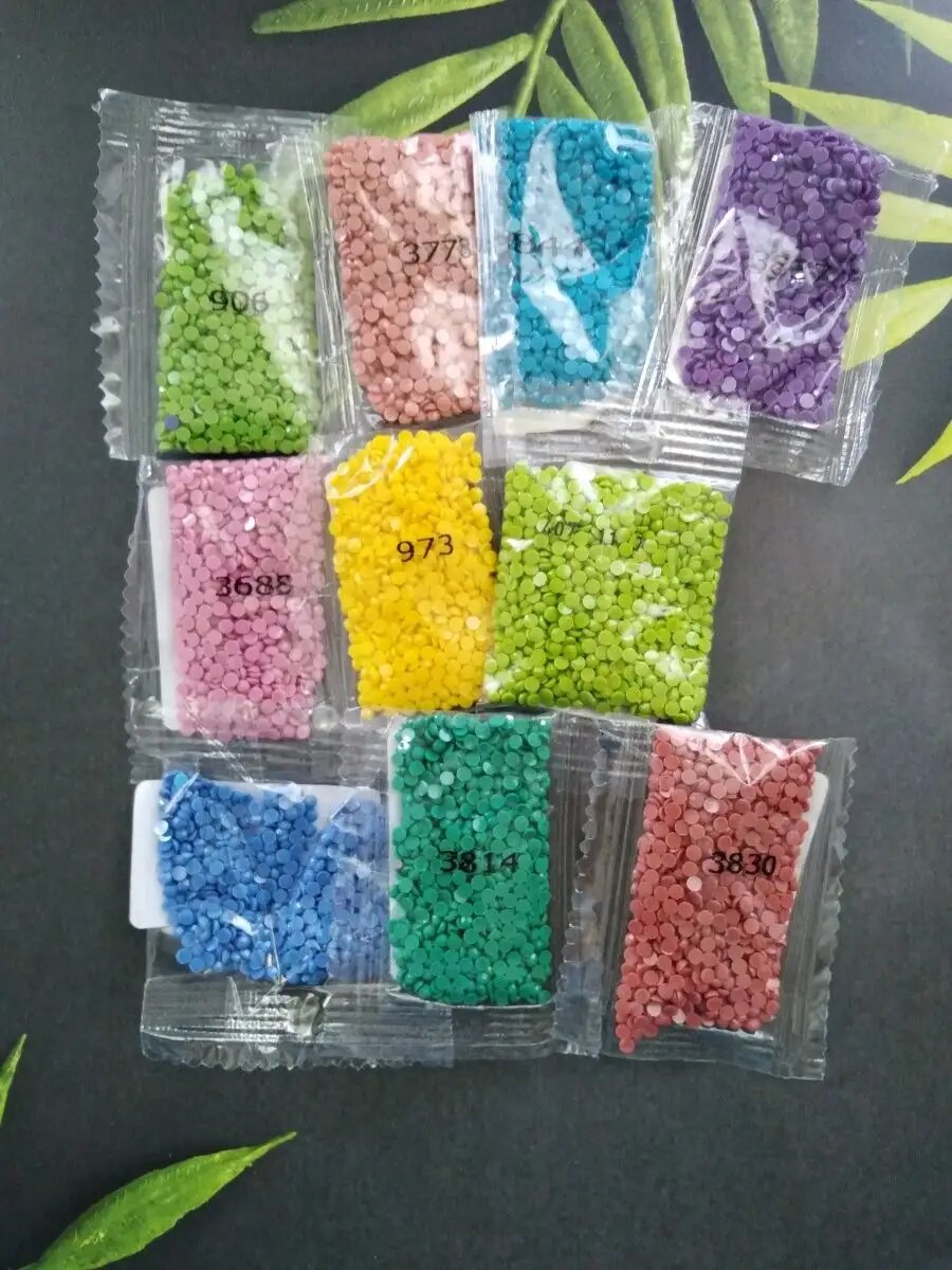 Стразы самоклеющиеся для рукоделия, набор