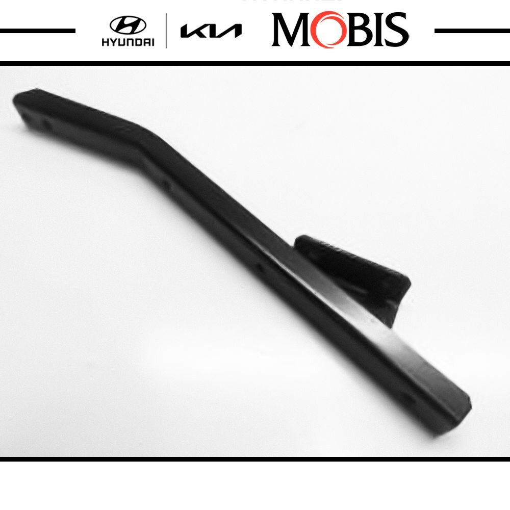 Кронштейн брызговика левый для автомобиля Hyundai HD 45-78 / арт. 868155H001 / бренд MOBIS