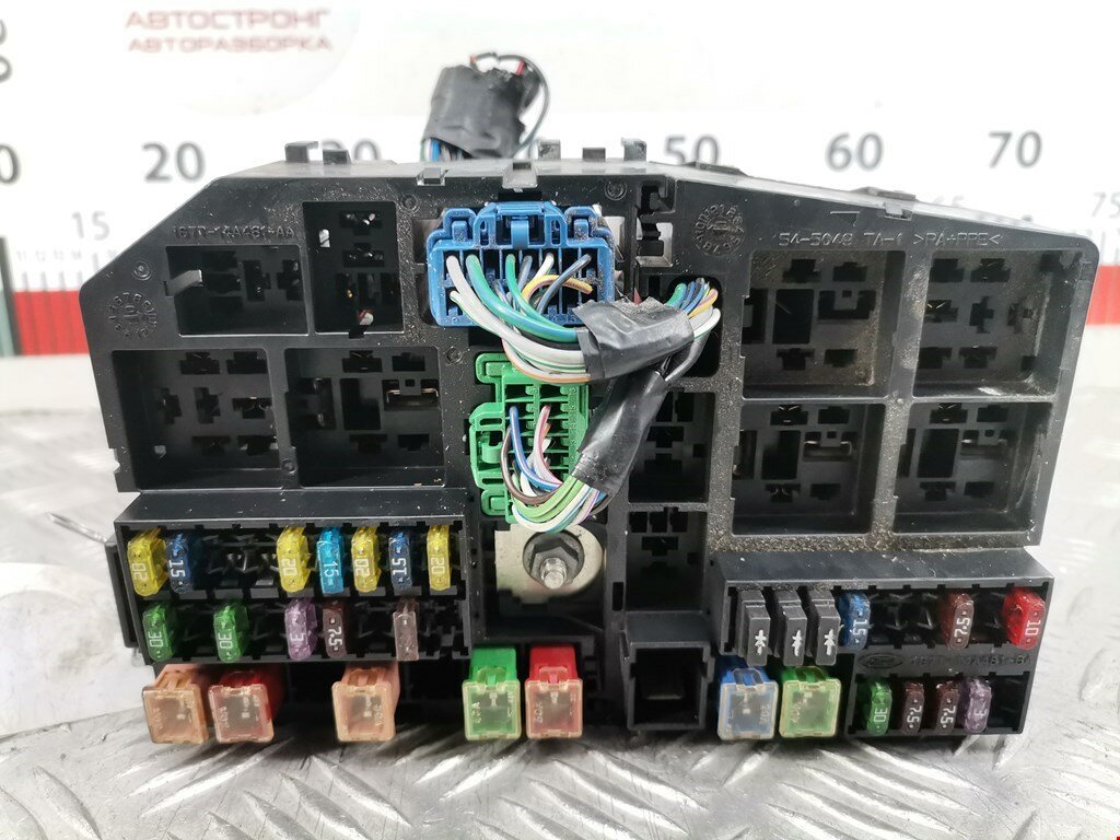 Блок предохранителей Ford Mondeo 3 1301043 арт. 1528455