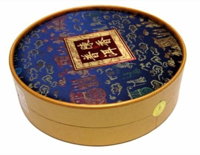 Chu Hua Чай черный китайский прессованный Пу-Эрх, выдержка 10 лет, медаль, подарочная упаковка, 357 г.