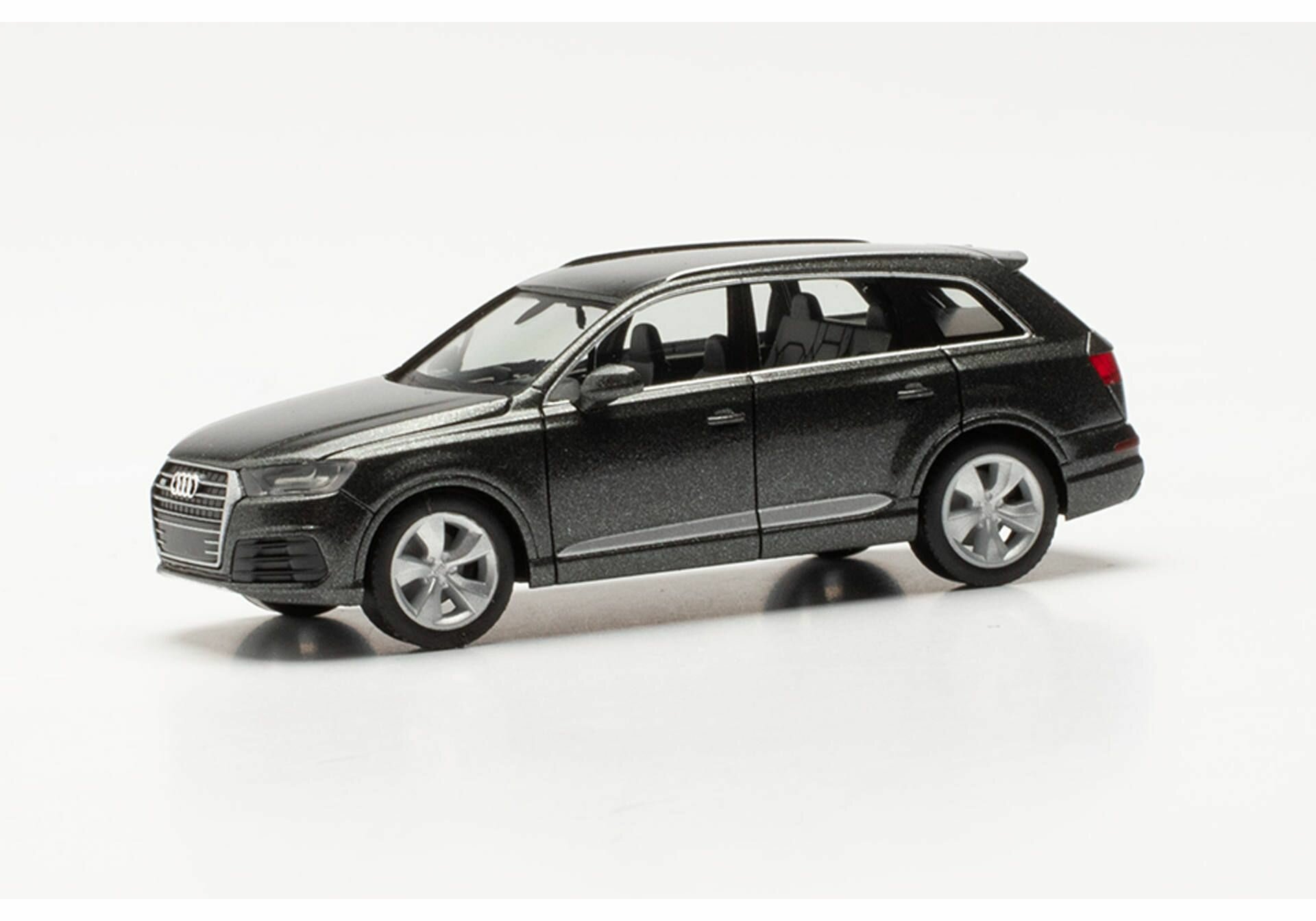 038447-004 Модель автомобиля Audi Q7 H0 1/87