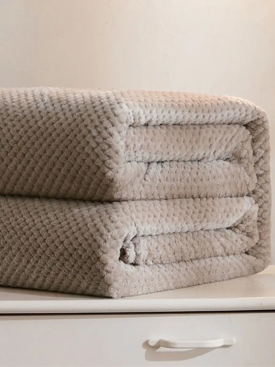 Плед 180х200 Покрывало37 легкий плюшевый на диван и кровать