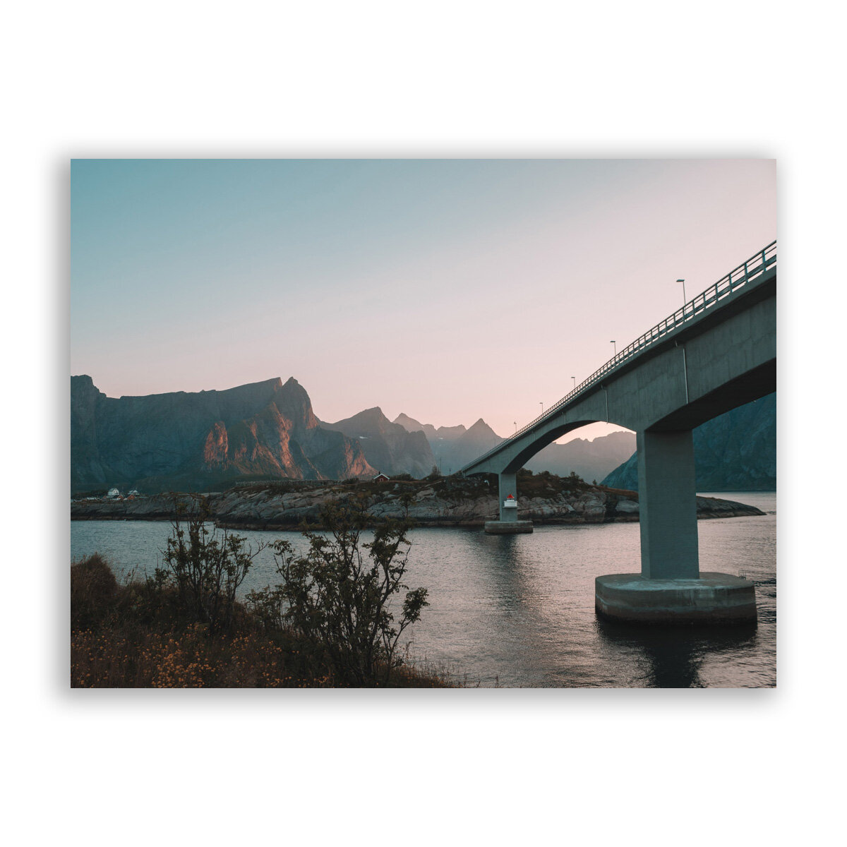 Постер, плакат на бумаге / Природа Норвегии - Пейзаж / Размер 30 x 40 см