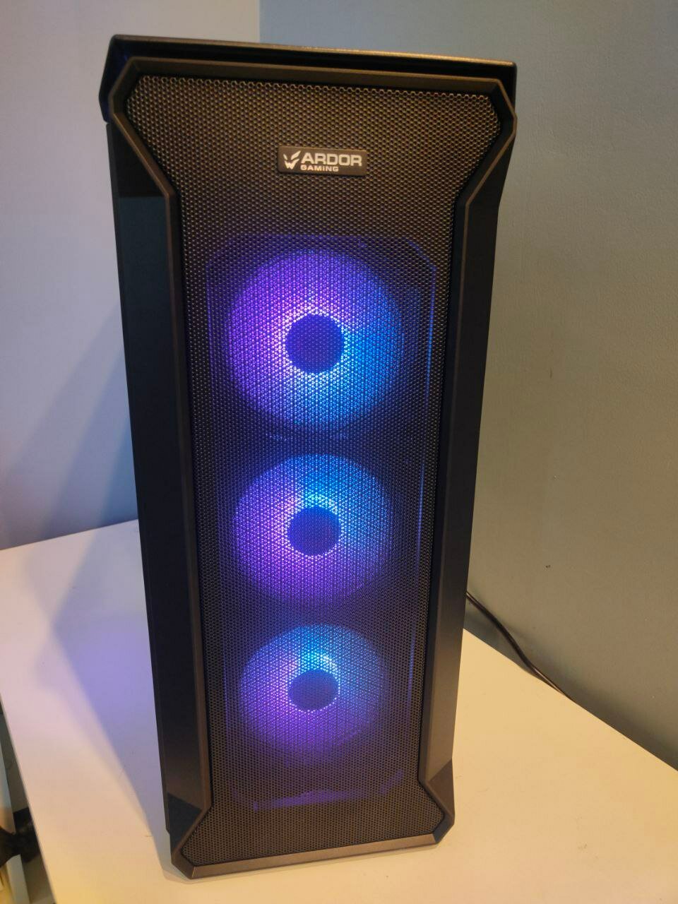 Мощный Игровой Компьютер 32GB Оперативной Памяти, Видео карта 12GB, 6-ядер 12 потоков, 1TB M2 Жёсткий диск