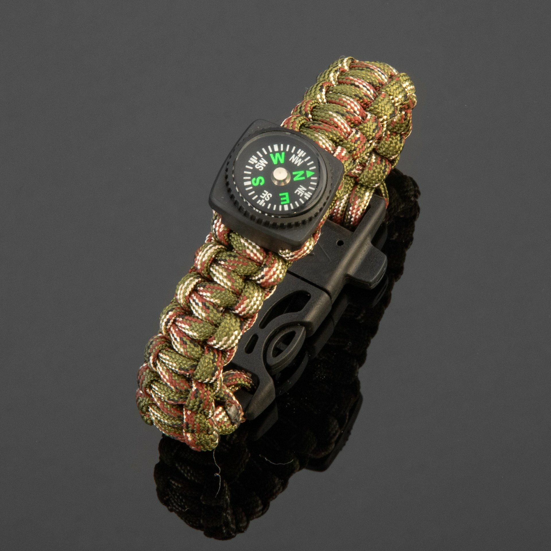 Многофункциональный браслет из паракорда 3