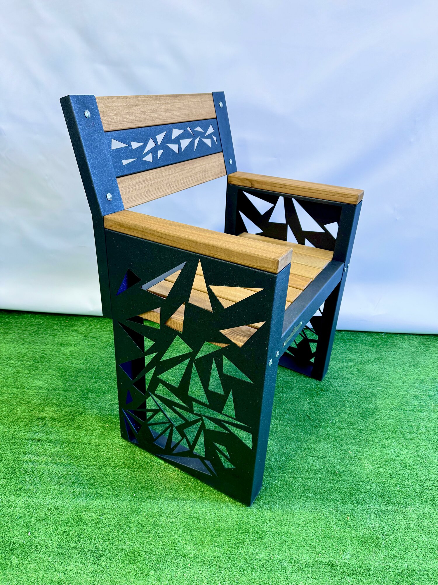 Садовое кресло FEROOM GROUP "Осколки", черно-серое, металлический каркас, массив сосны