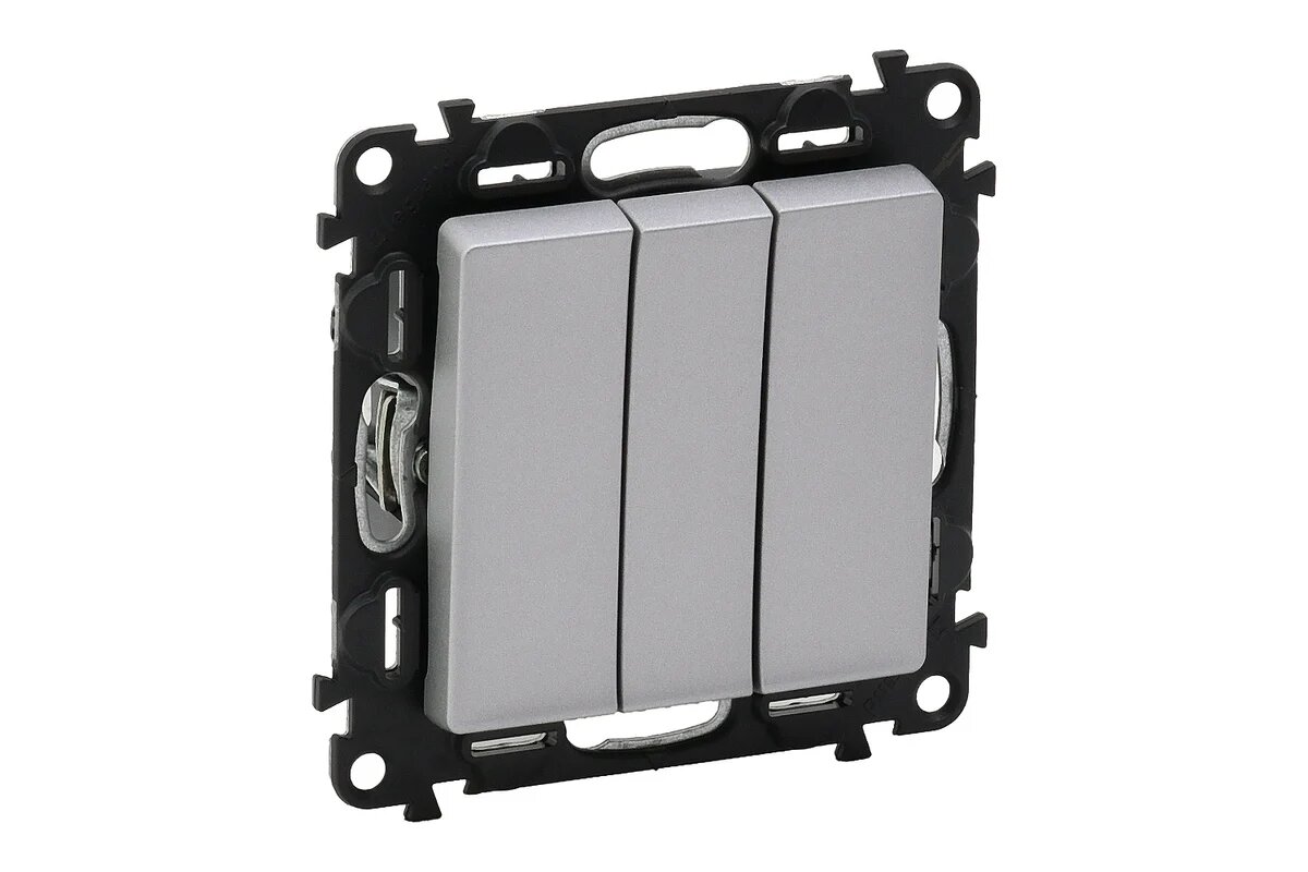 Legrand Valena LIFE. Выключатель трехклавишный 10АХ 250В с лицевой панелью. Винтовые зажимы. Алюминий 752603