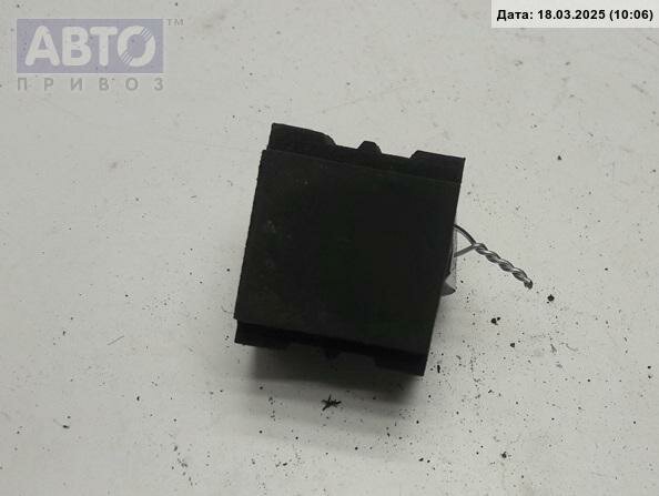 Кронштейн радиатора Volkswagen Passat B5+ (GP)