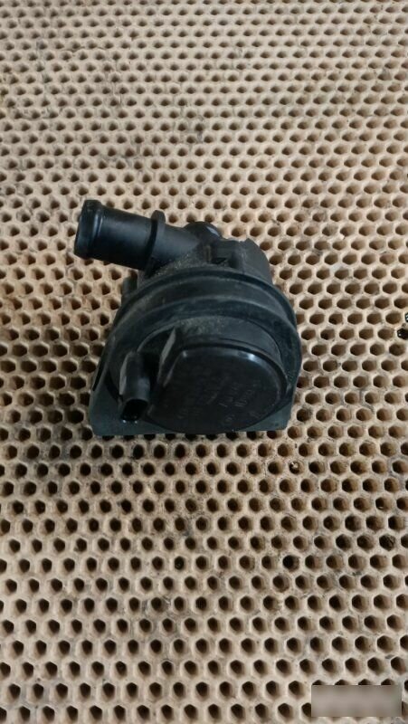 Насос водяной помпа Volkswagen Golf 7 5G1 cxsa Б/У с пробегом