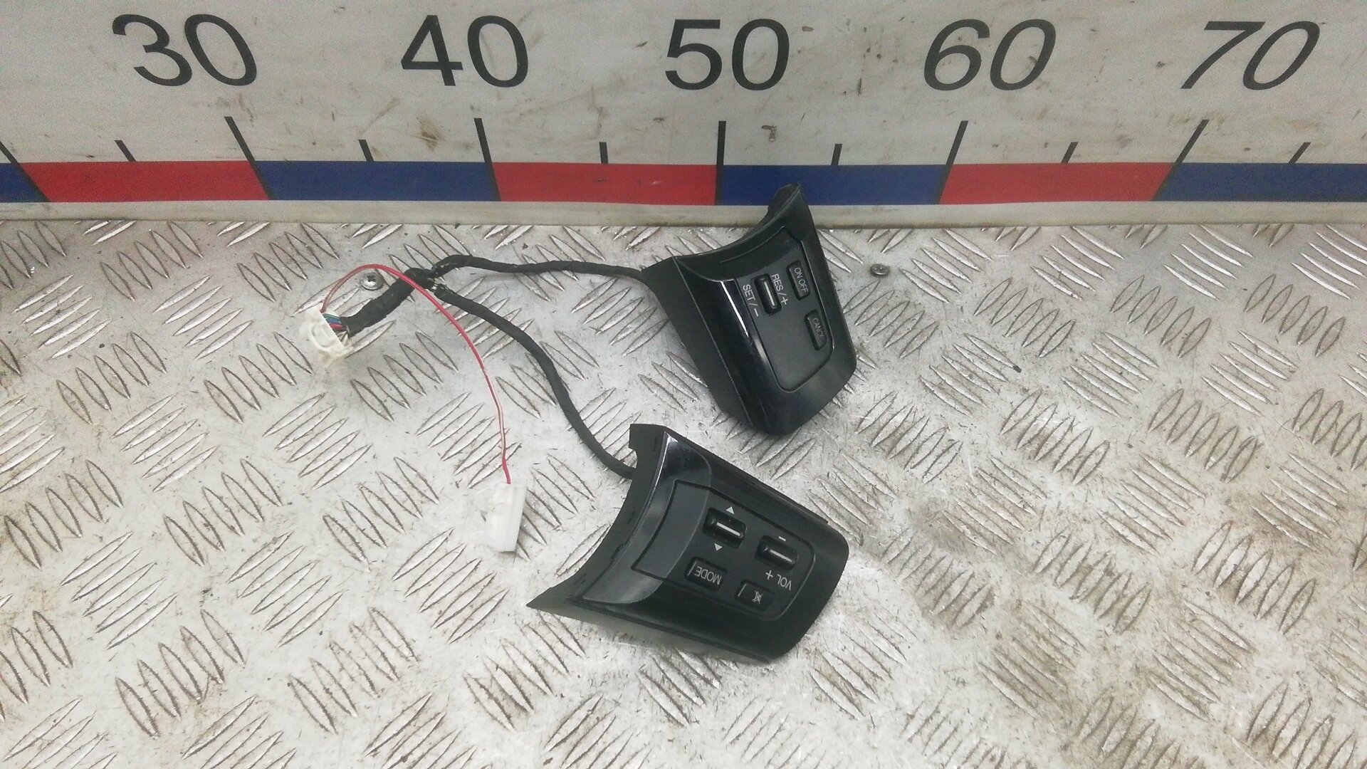 Кнопки руля MAZDA CX-7 1