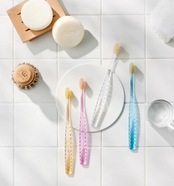 Зубная щетка