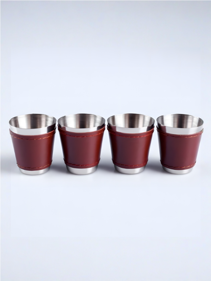 Набор стопок в коричневом чехле (4 штуки по 30 мл)