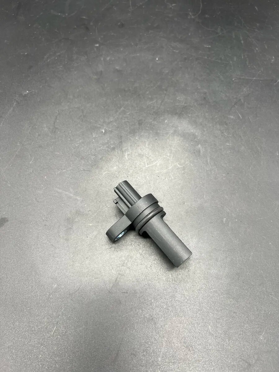 Датчик положения распредвала Новое Cargoparts