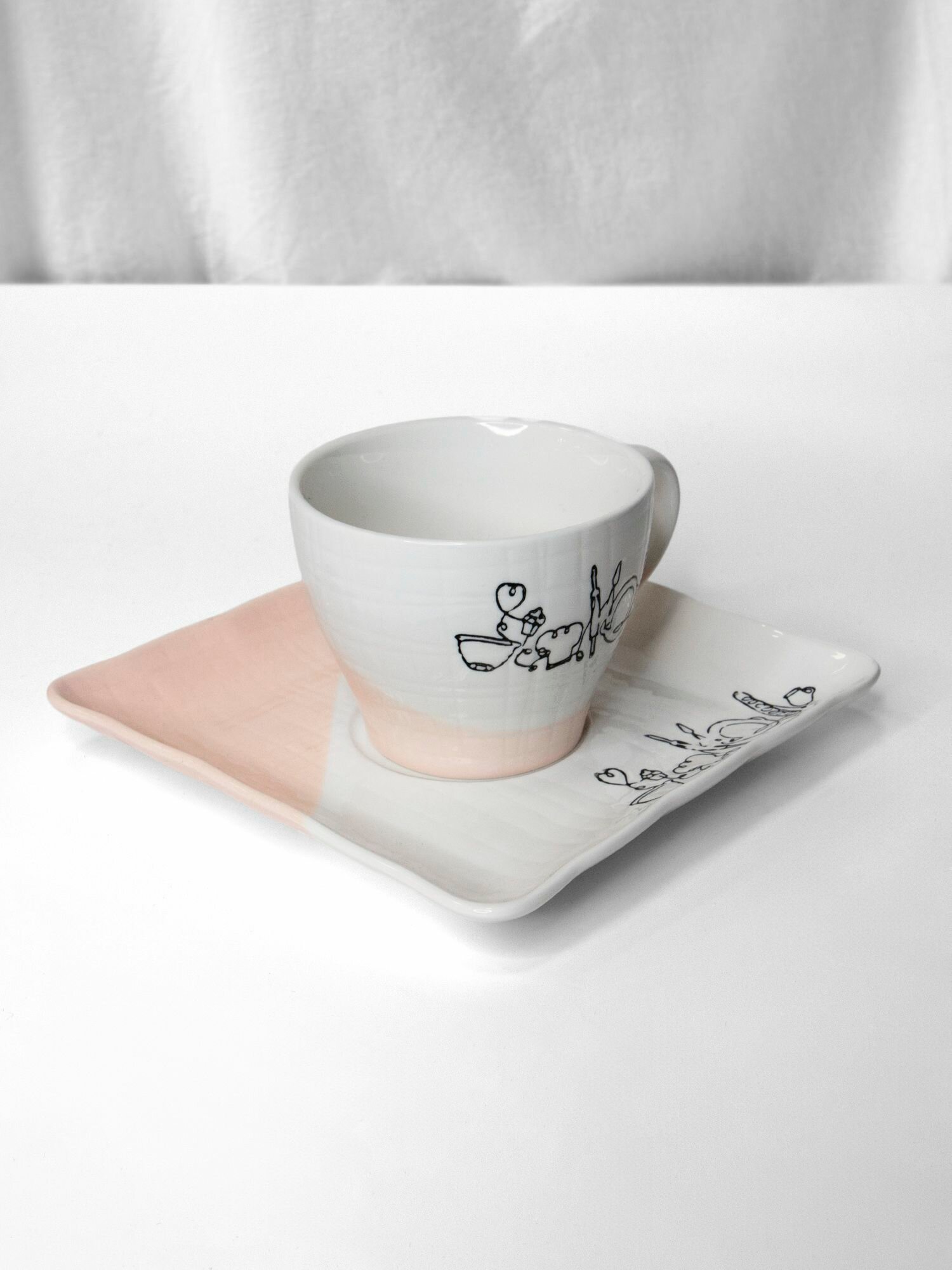 Чайная пара, чашка с блюдцем, фарфоровая розовая 220 мл с квадратным блюдцем