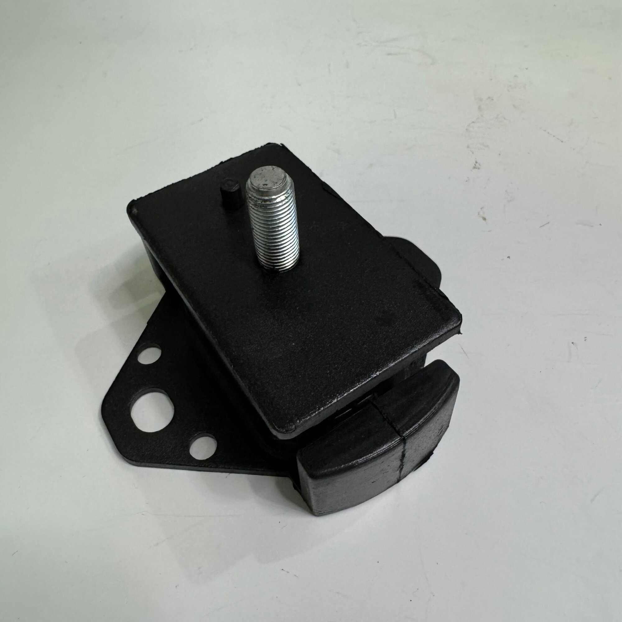 Опора двигателя Great Wall Safe [2.2 8V 5MT внедорожник 4X2] 1001110D01