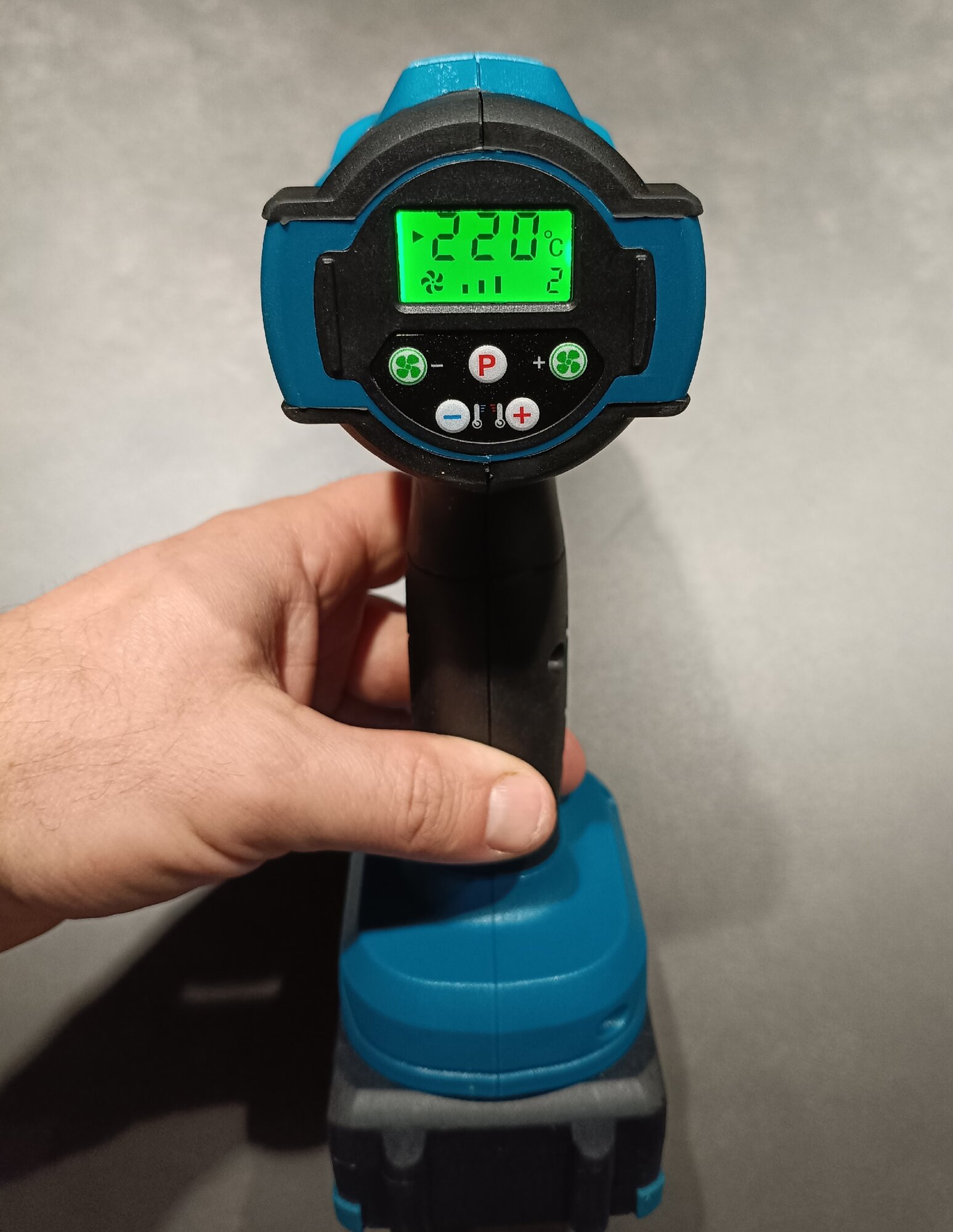 Фен технический аккумуляторный Li-ion, 21 В, 3Ач, 550 °С, 200 л/мин, Защита от перегрева. (АКБ*2 шт, ЗУ) В комплекте: АКБ*2 шт, ЗУ, 3