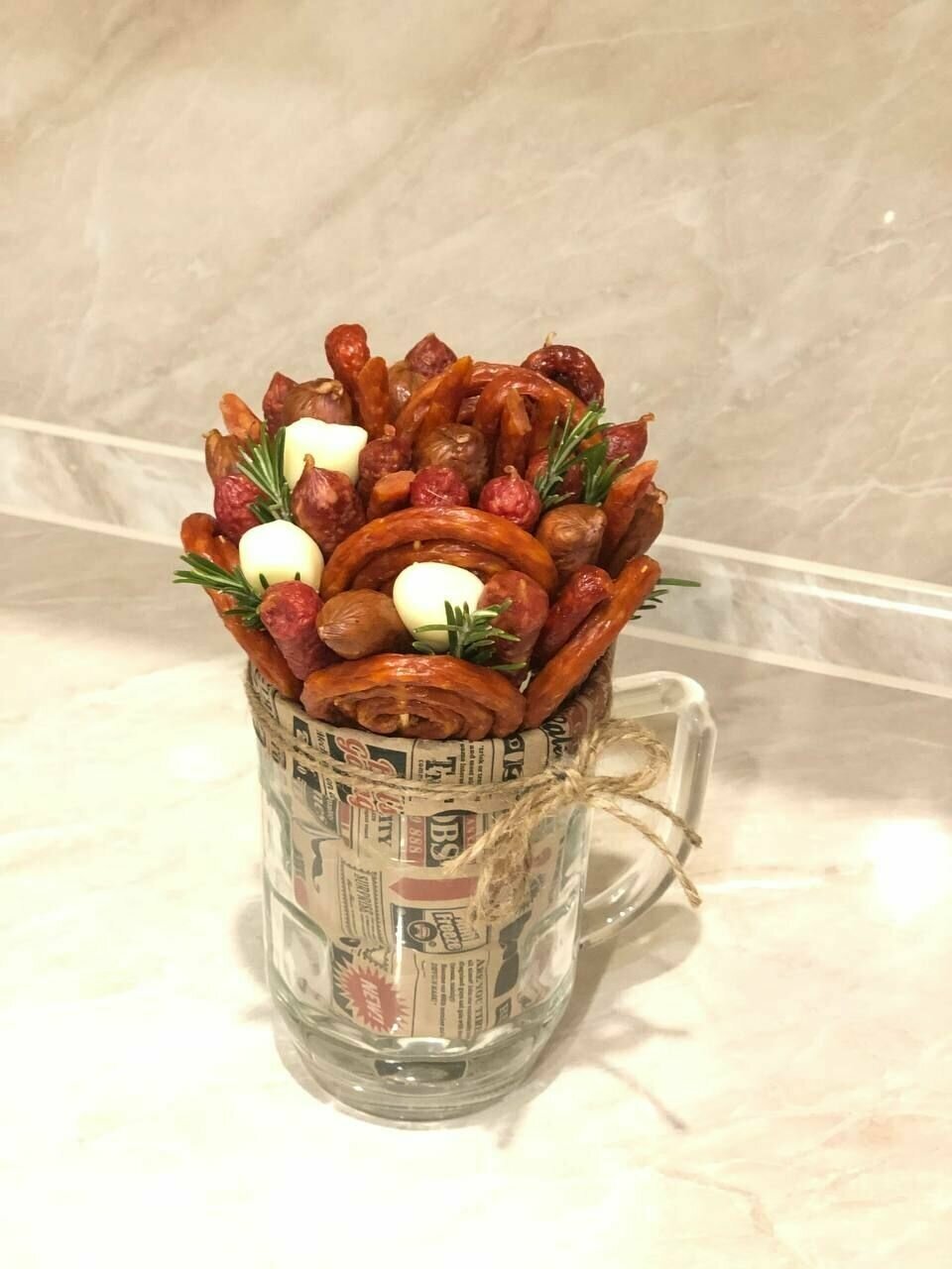 Подарок мужчине , Кружка пивная со снеками и колбасками