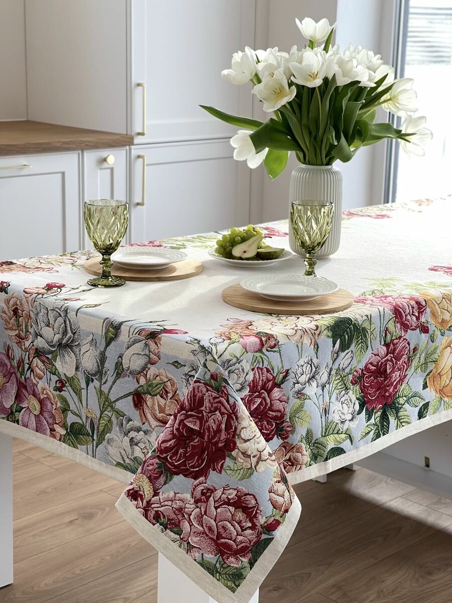 Скатерть Le Gobelin Малифисента 140х260 см