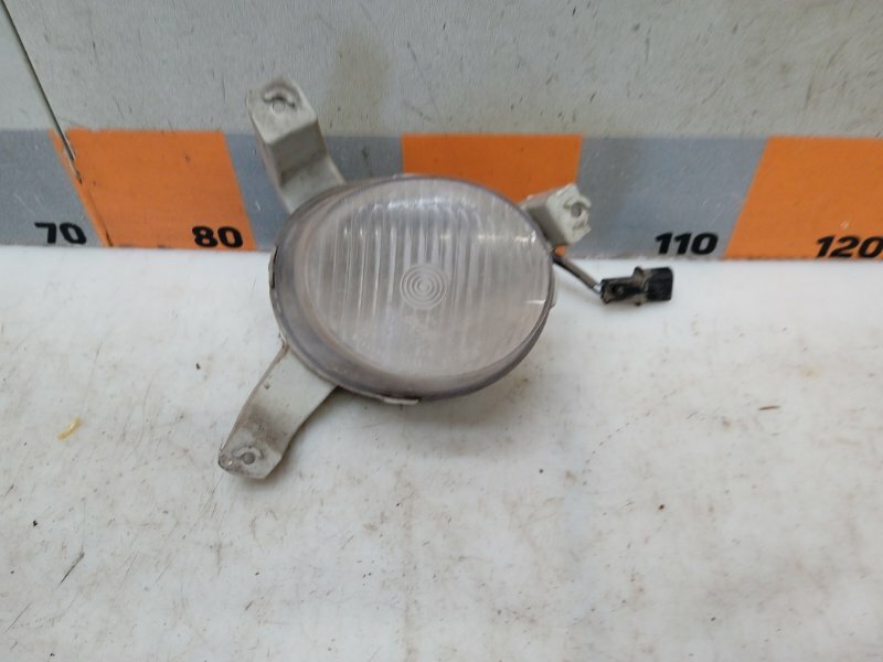 Б/У Шевроле Авео Т250 Фара противотуманная Chevrolet Aveo 2007 T250 Прав. 300201 GENERAL MOTORS арт. 96650541