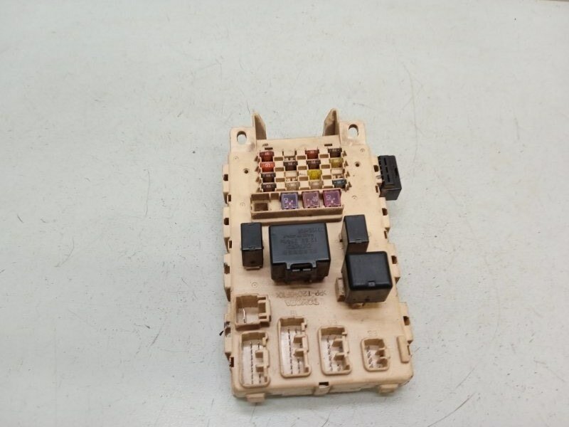 Б/У дефект, Тойота Ярис 1, Toyota Yaris Verso 1999-2005 Блок предохранителей салонный Toyota Yaris 1999 XP10 144505 TOYOTA ...