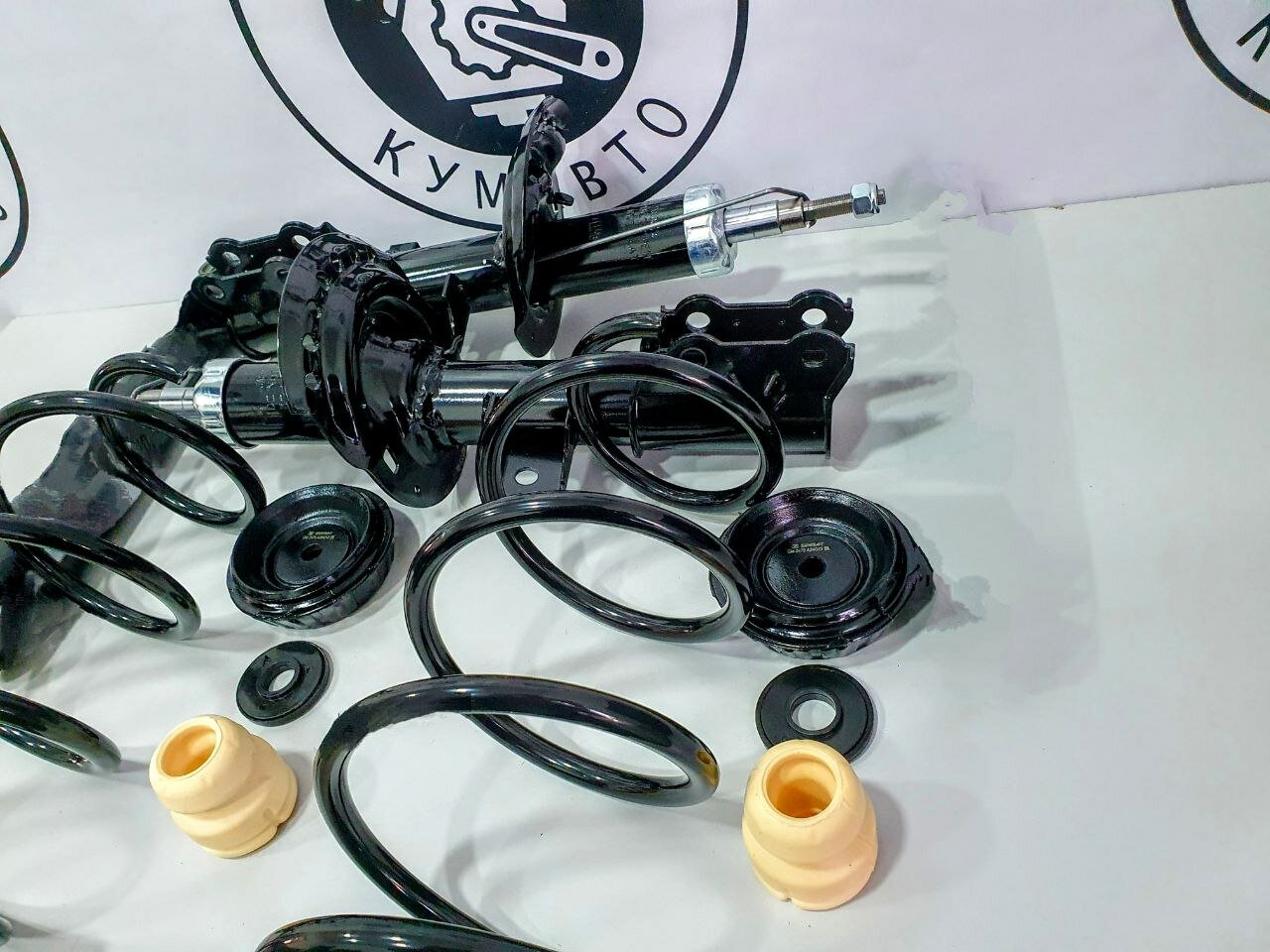 Передние и амортизаторы с пружинами отбойниками и опорами и подшипниками хендай солярис киа рио 3 Hyundai Solaris 10-17 полный комплект. Япония