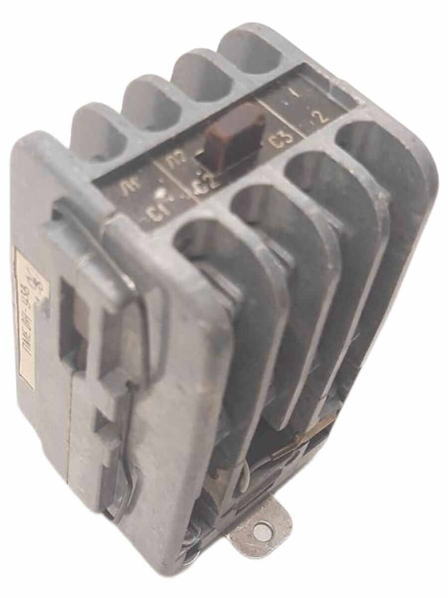 Пускатель ПМЕ-011 380В, 4A, U кат.- 127В