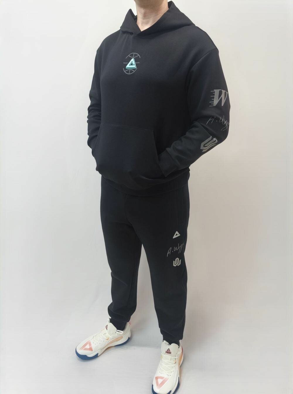 Толстовка спортивная