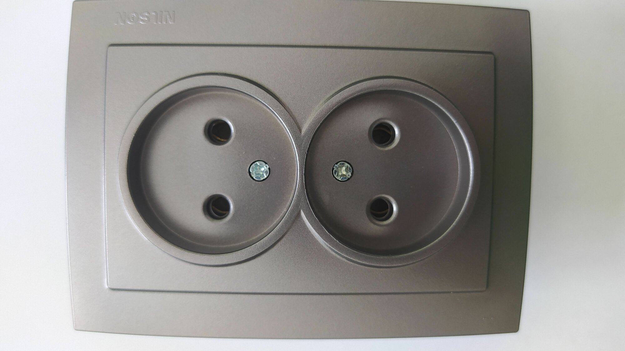 Розетка Nilson внутренняя двойная. антрацит