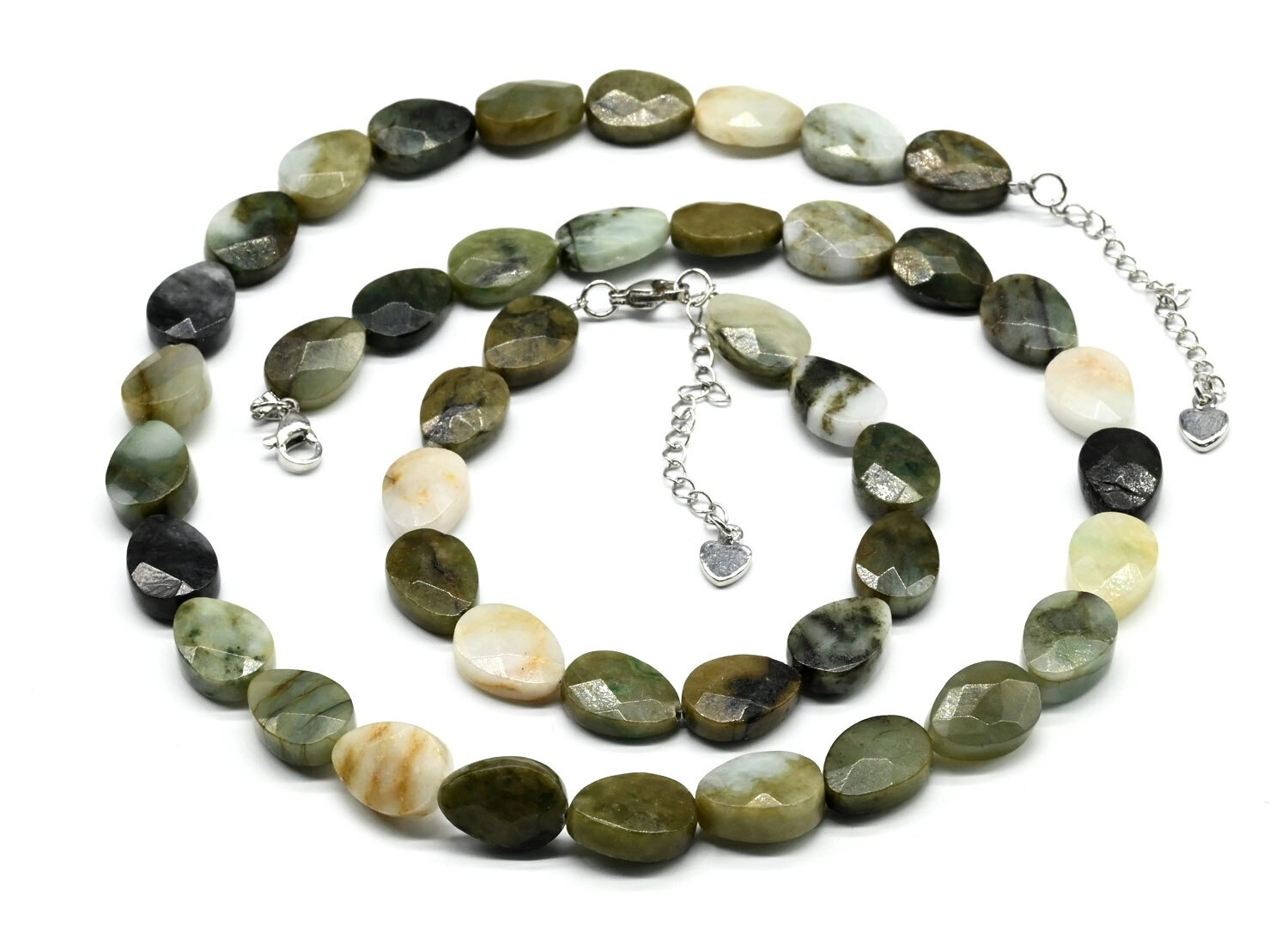 Комплект бижутерии: колье, браслет, жадеит