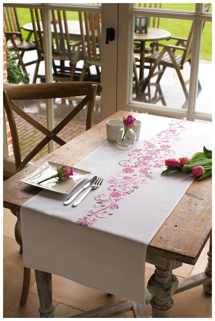 PN-0012996 Набор для вышивания гладью (дорожка на стол) Vervaco Swirls & Flowers "Розово-фиолетовая фантазия"