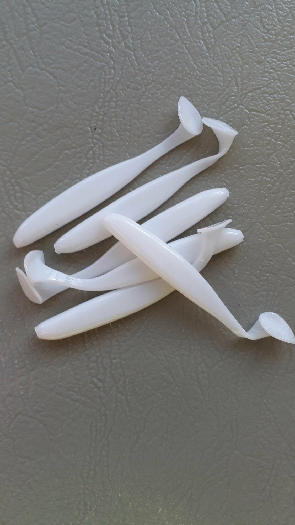 Силиконовая приманка Малёк (Easy minnow) 100мм, 6шт, Белый (White).