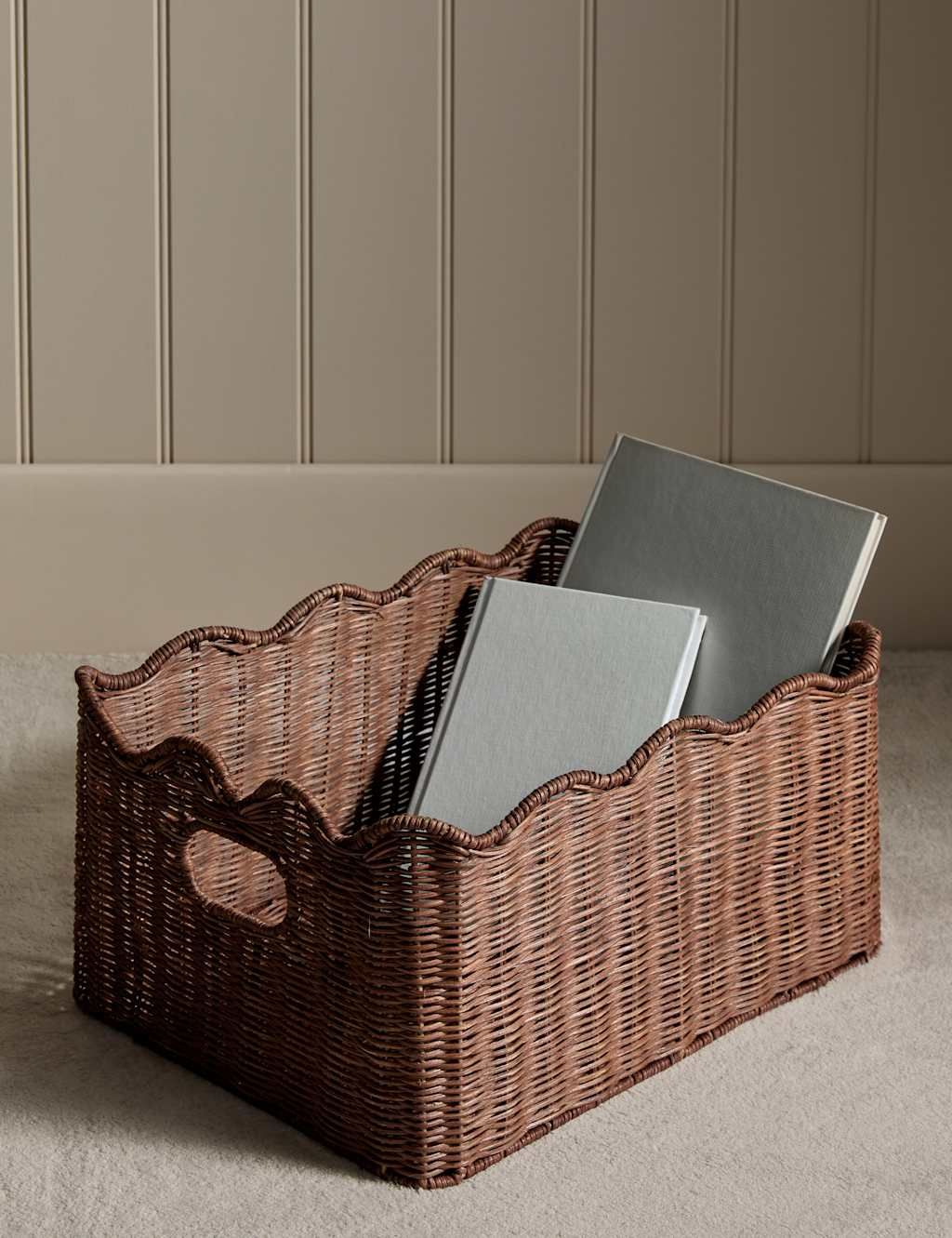 Marks and Spencer Прямоугольная корзина из ротанга Rattan Scallop Rectangular Basket