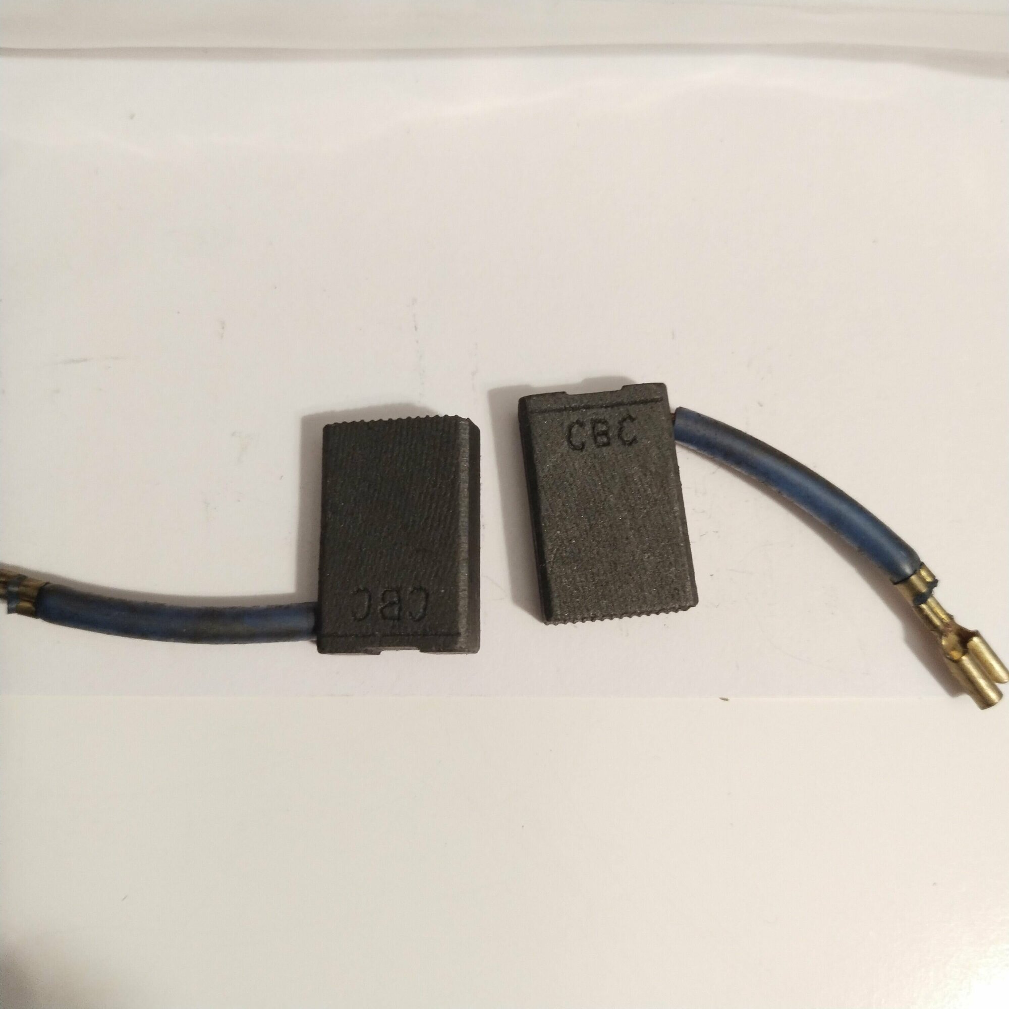 Щетки графитовые N505712 (2 ШТ.) 230В для монтажной (отрезной) пилы DEWALT (девольт) D28730