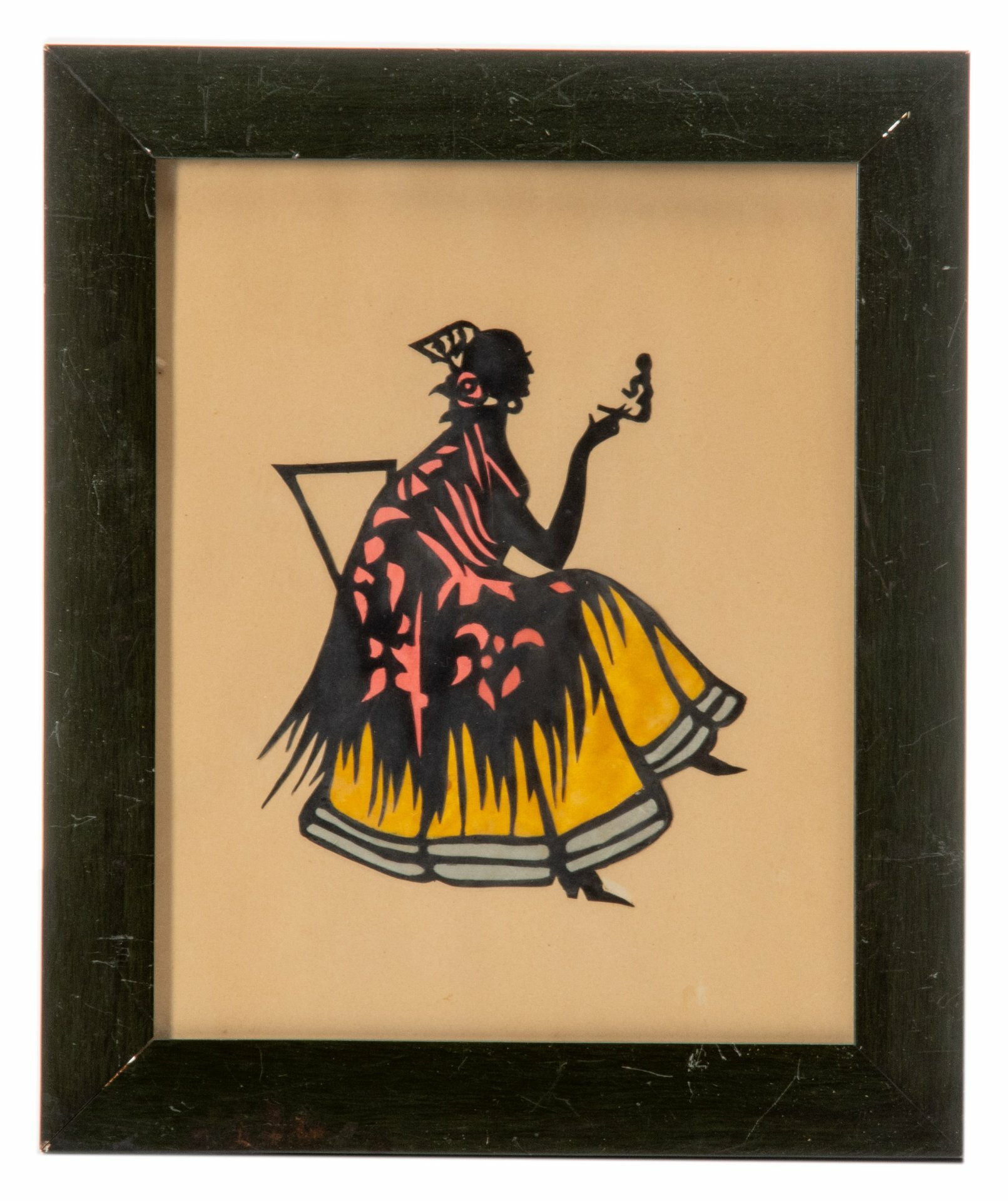 Аппликация в виде силуэтного изображения курящей на стуле женщины с шалью на плечах (в застеклённой раме)