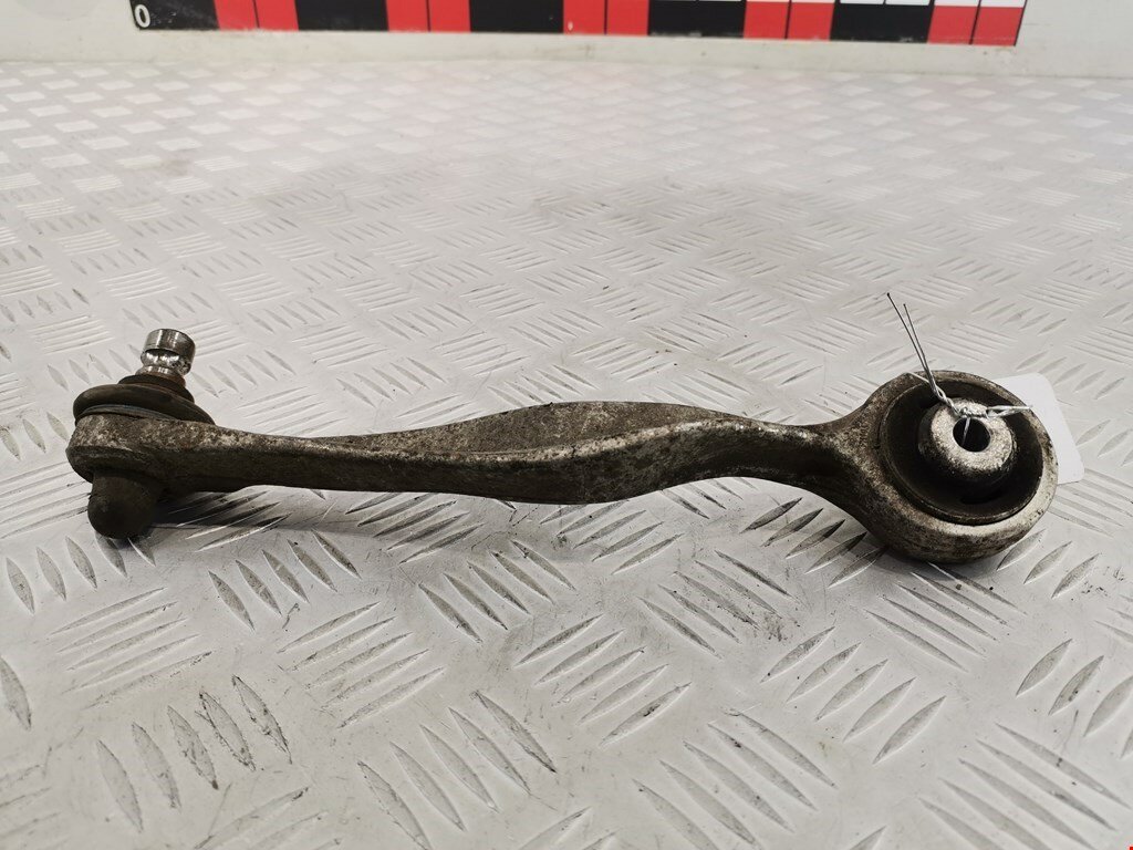 Рычаг передний правый Volkswagen Passat 5 8E0407510A арт. 1389923