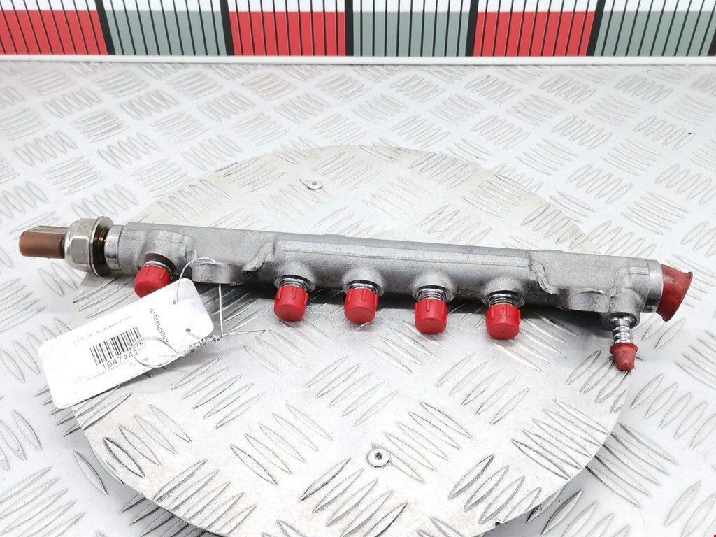 Датчик давления топлива Volkswagen Passat 6 03L906051 арт. 1947441