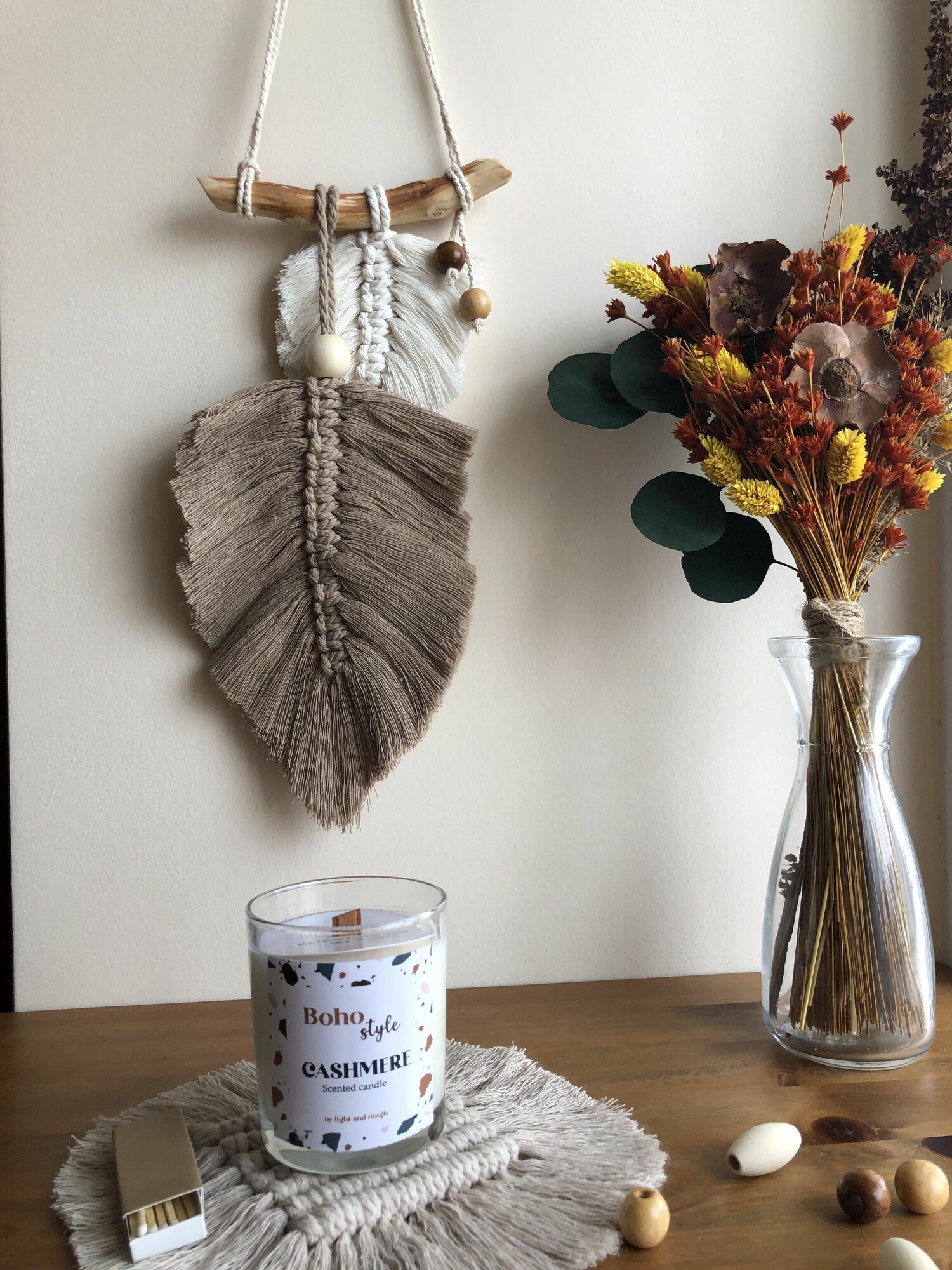 Декоративное панно на стену в стихе сканди, бохо в виде двух листьев, цвет бежевый